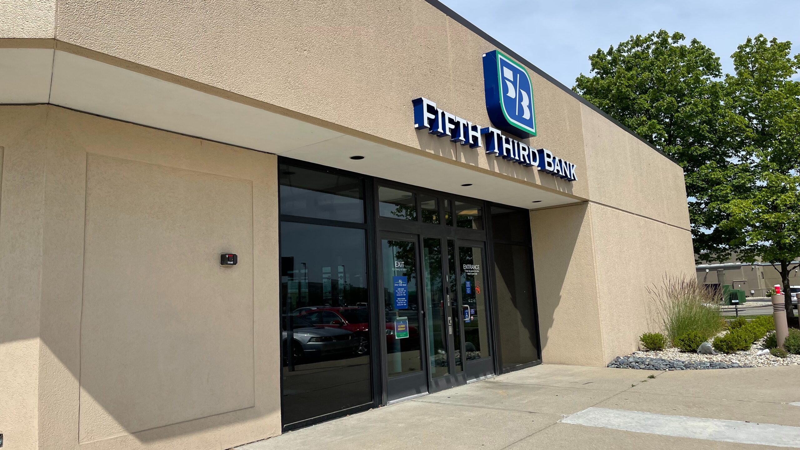 Fifth Third money market rates spike. What savvy savers must know now