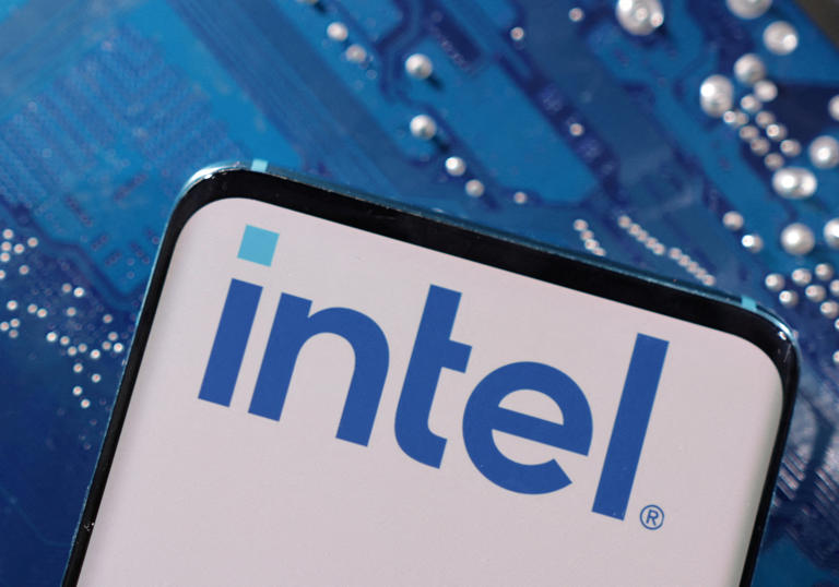 Intel shares plunge as chipmaker suffers manufacturing woes, inventory ...