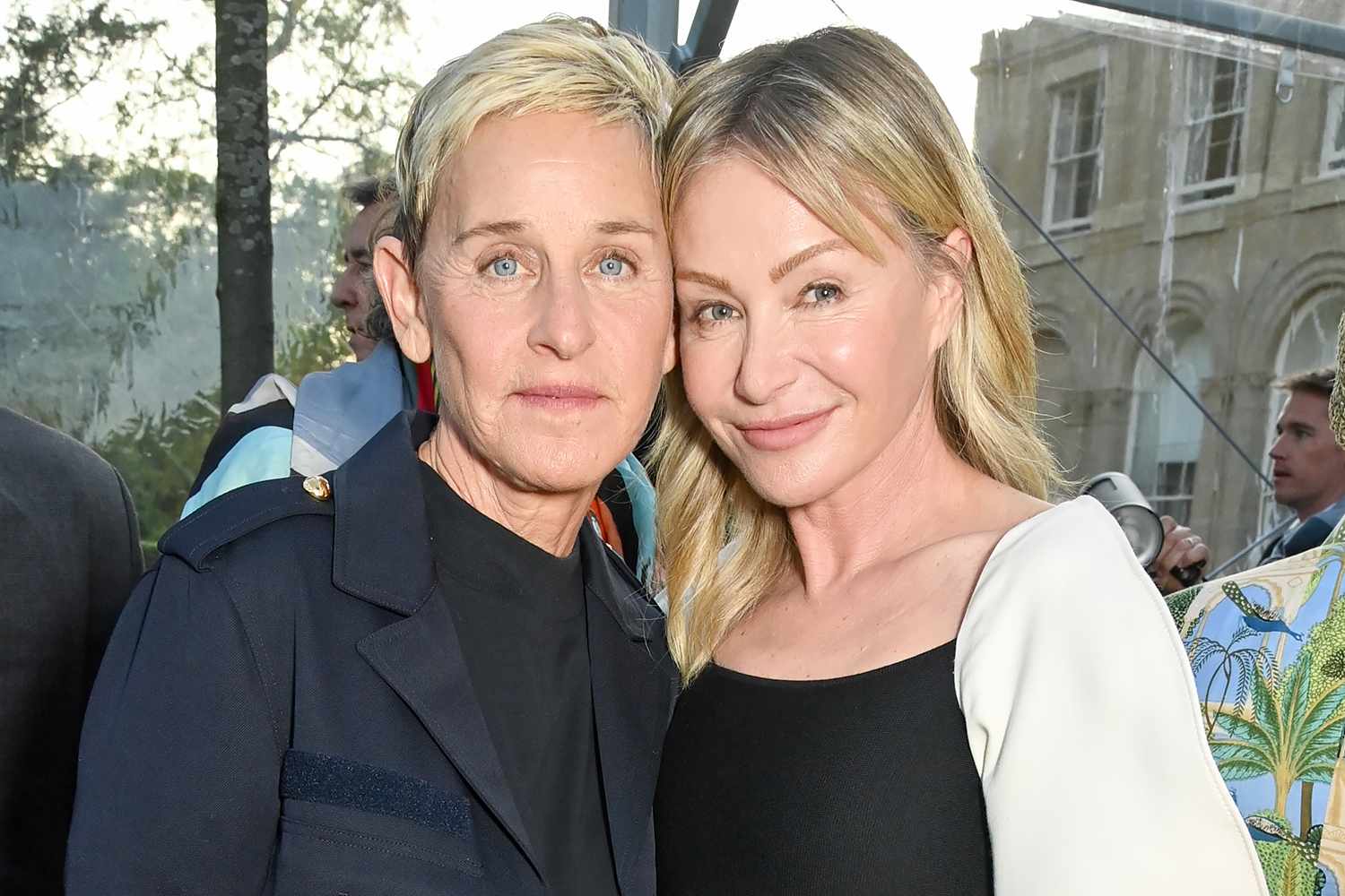 Ellen DeGeneres takes $30 million UK farmhouse off the market after 6 ...