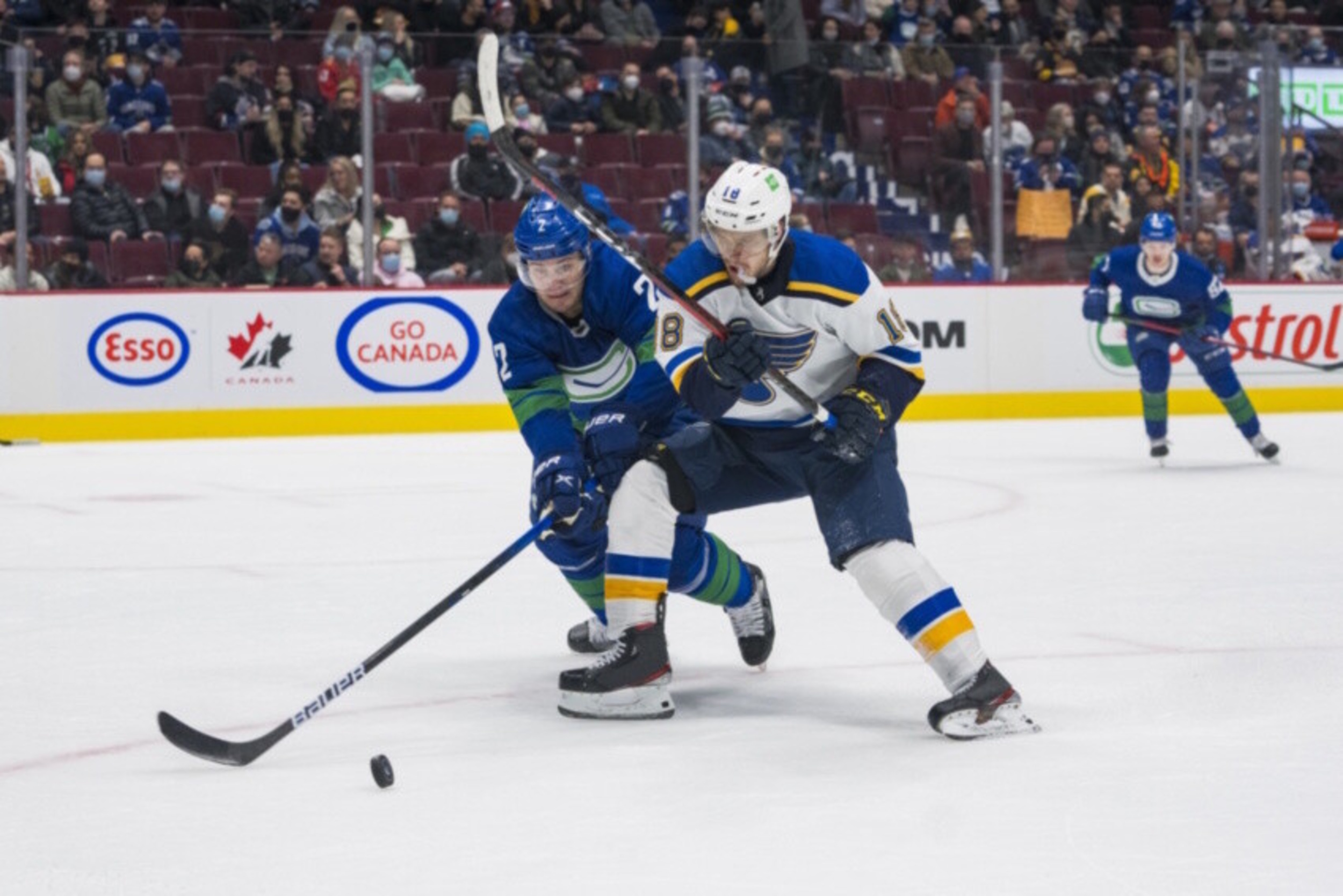 NHL rumors: Maple Leafs still eyeing Luke Schenn and Dougie Hamilton