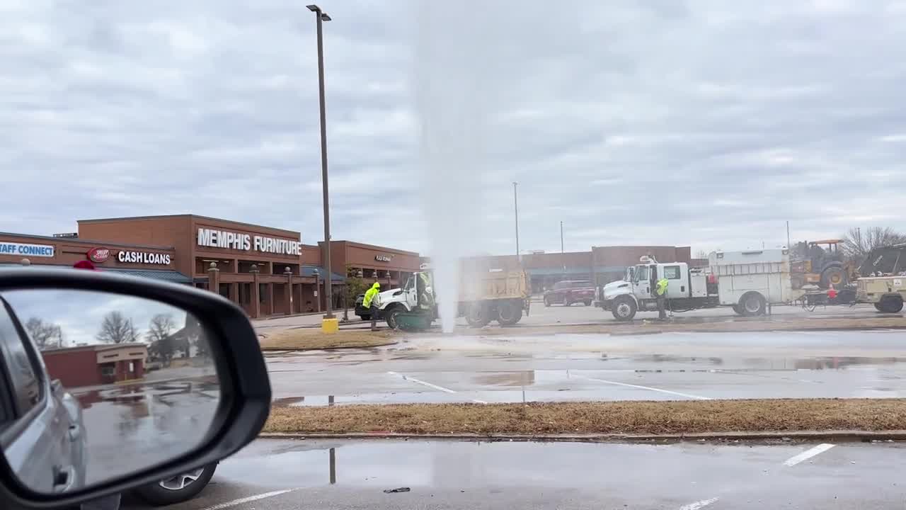 Video shows water gushing from burst pipe in Hickory Hill