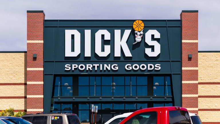 Dick’s Sporting Goods to extend hours if Seahawks win NFC Championship