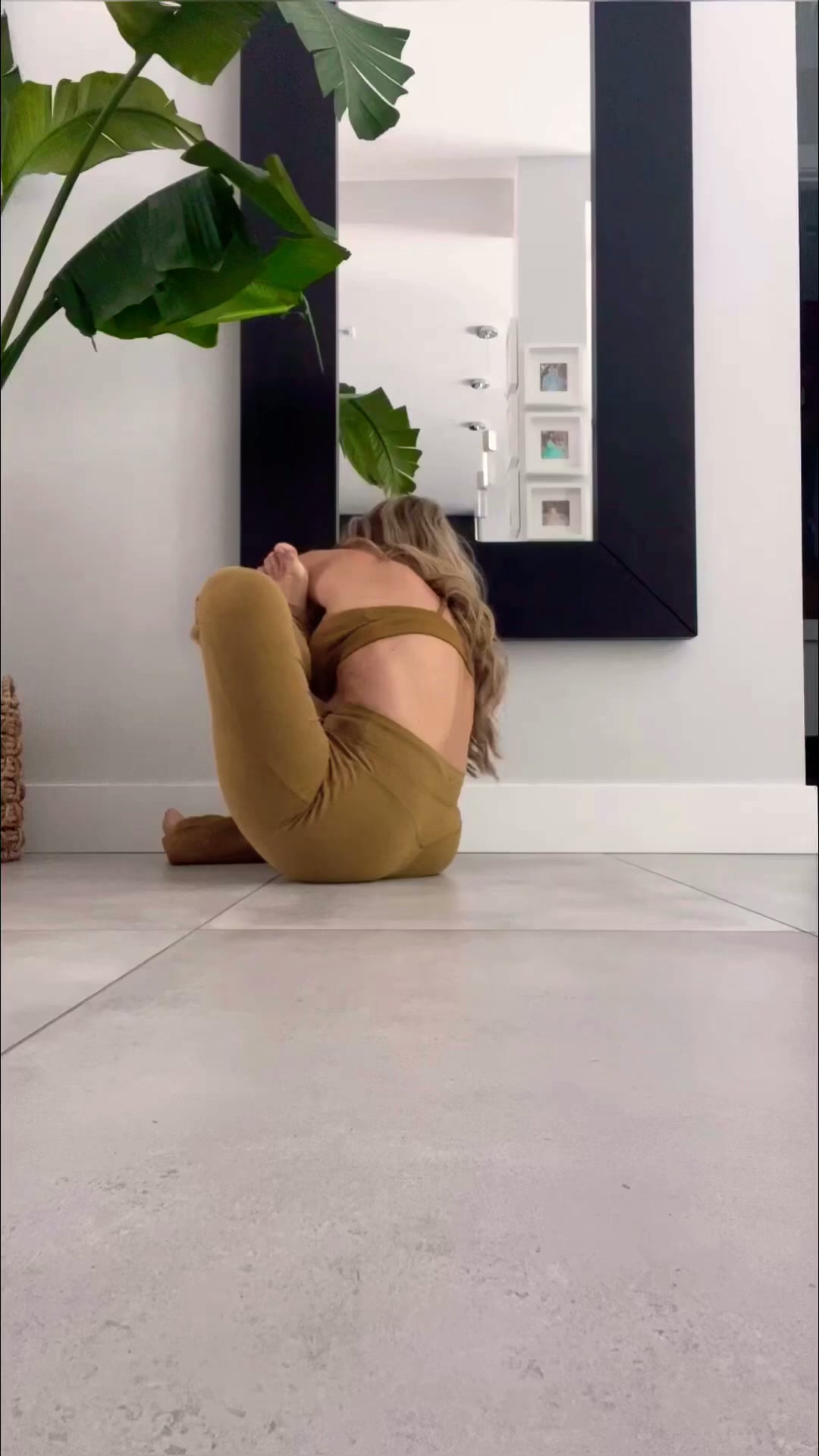 Yoga hip & hamstring stretch #fitover40 #shortsvideo #yoga #yogagirl # ...