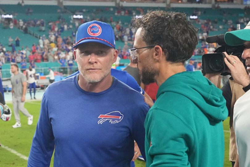 Mike McDaniel could spurn NFL job offer as he interviews with another ...