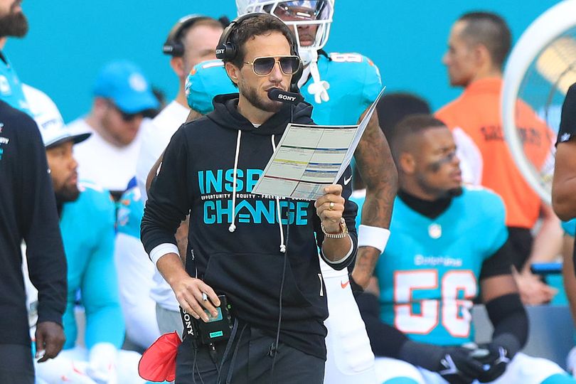 Mike McDaniel could spurn NFL job offer as he interviews with another ...