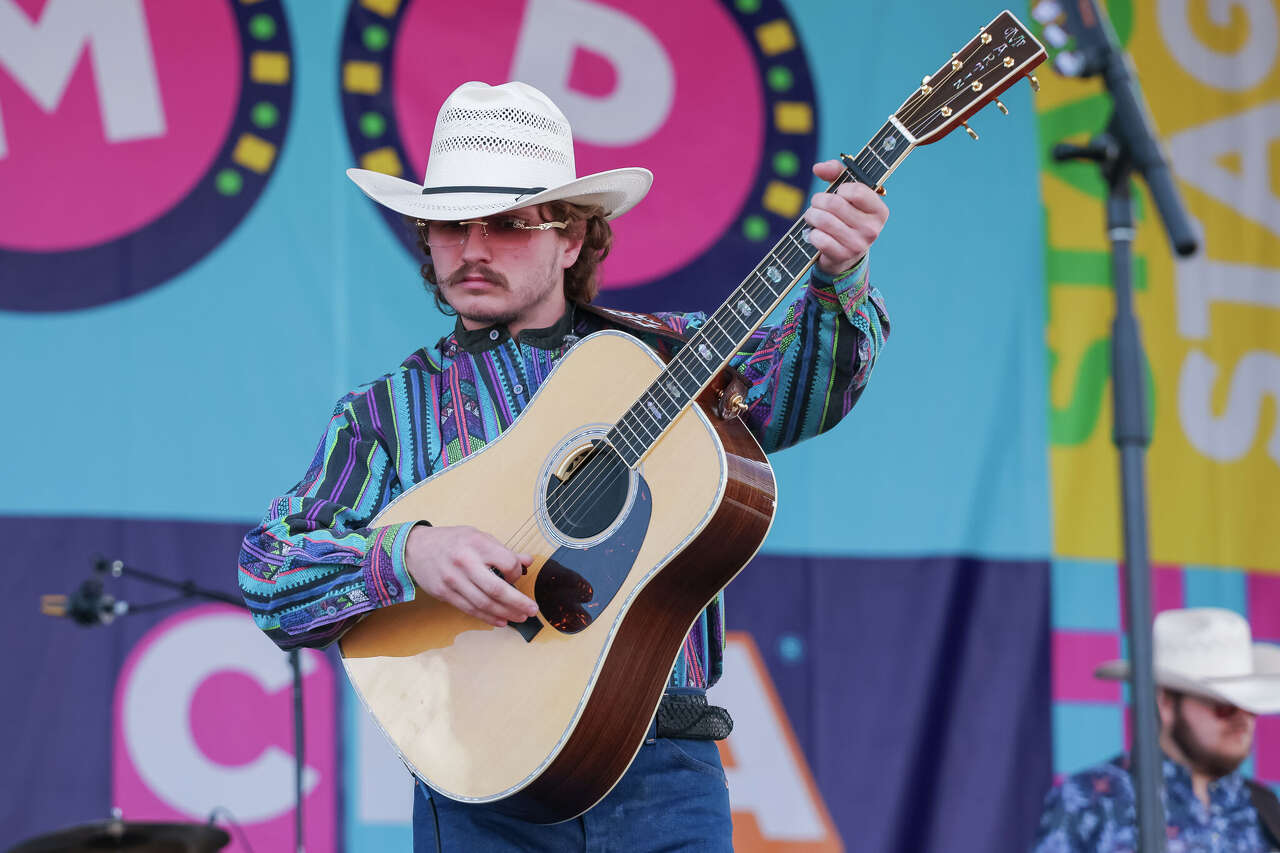 Houston Rodeo barbecue cook-off music lineup includes Braxton Keith ...