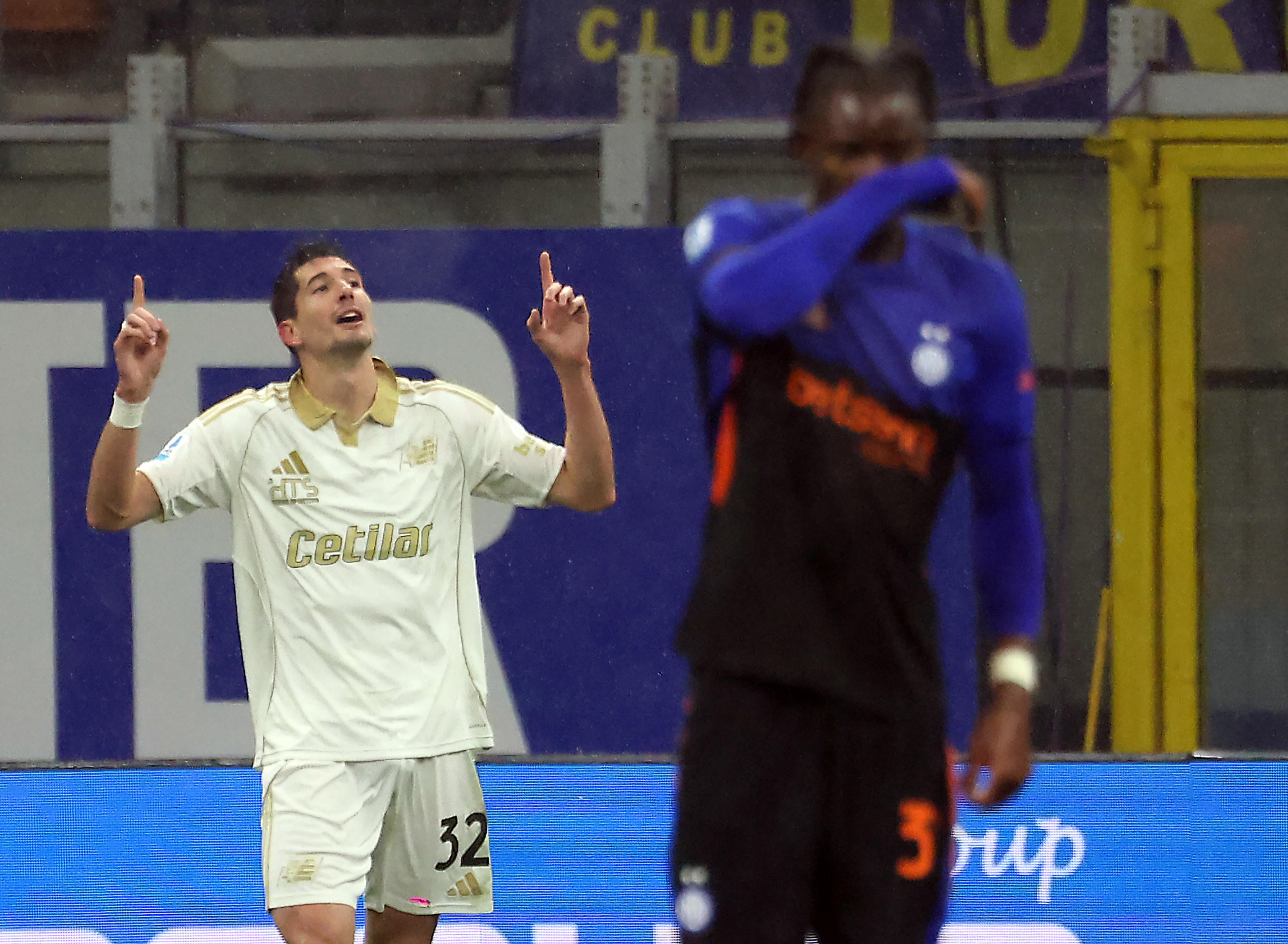 Pazza Inter, va sotto 2-0 con il Pisa a San Siro. Poi vince 6-2