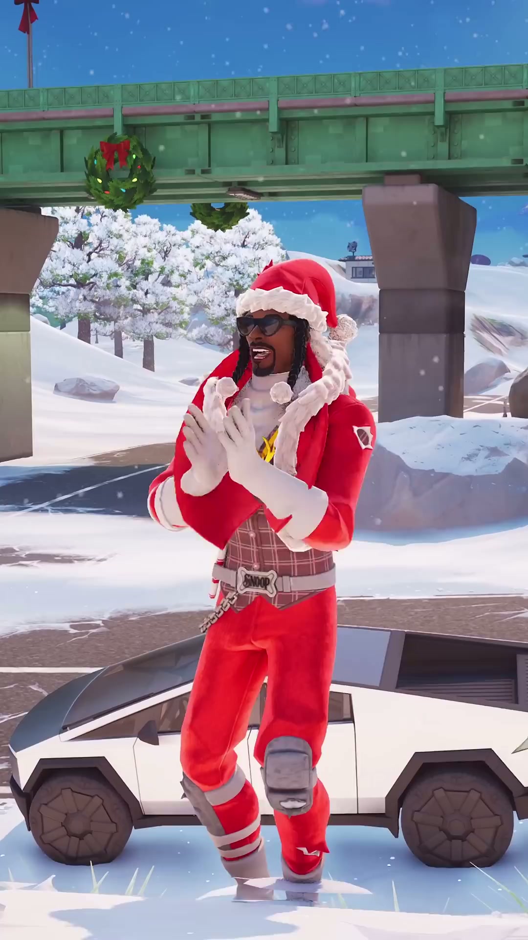 Santa Snoop Dogg bought a fake Christmas tree! 🎄🤣 #shorts