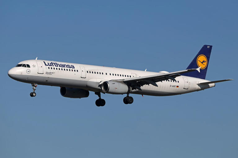 Lufthansa flight sends out international distress code after reported ...