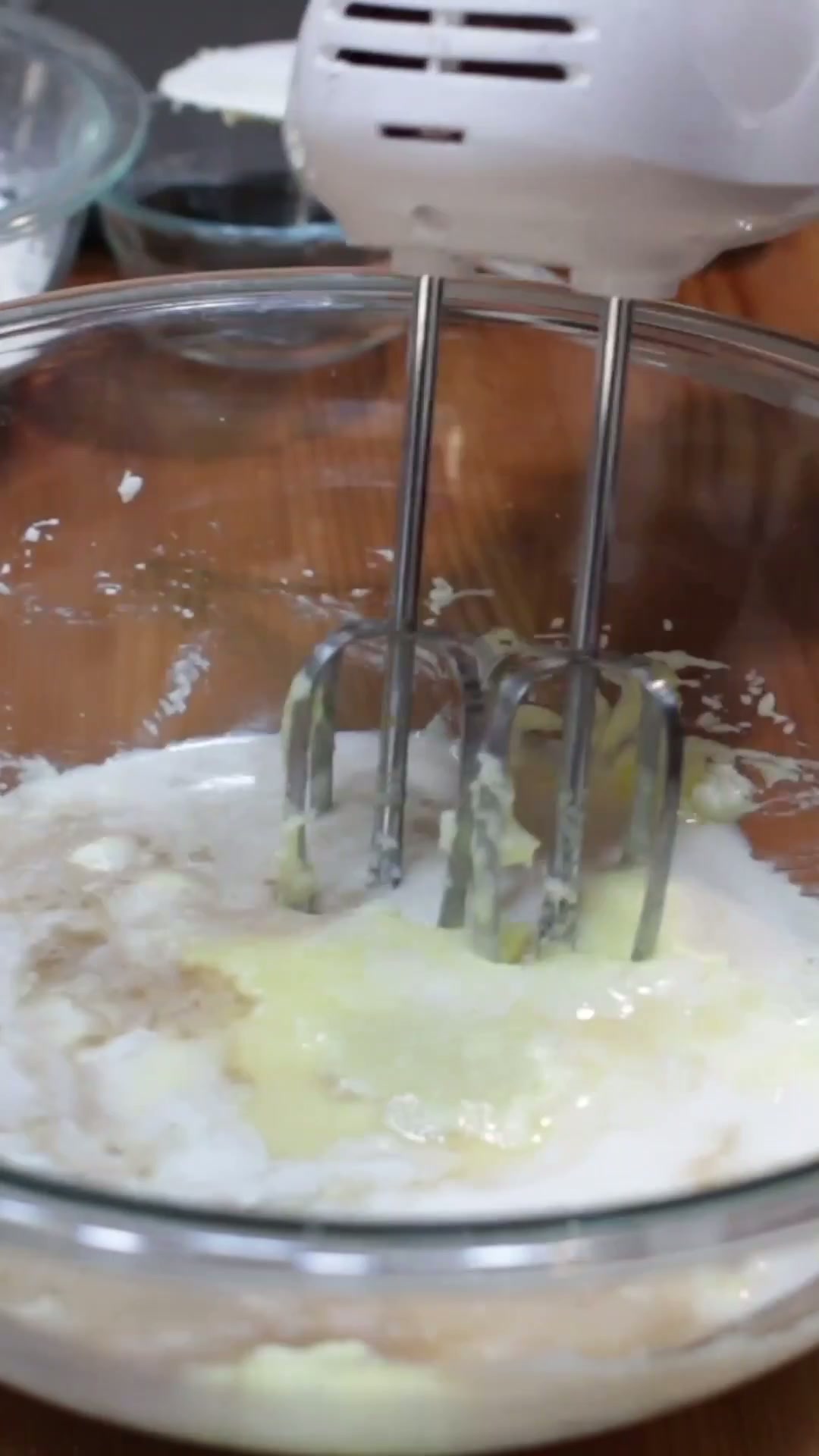 Pineapple upside down cake