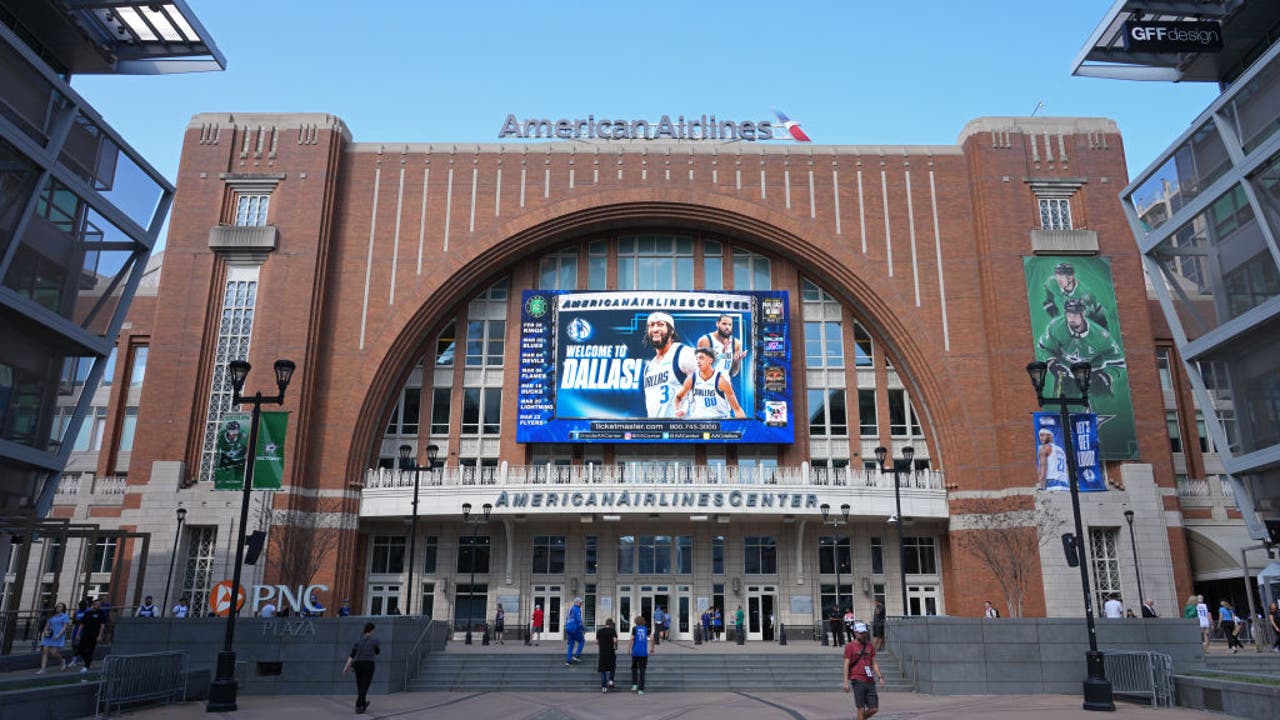 Dallas Mavs to close AAC entrances to 'maintain building temperature ...