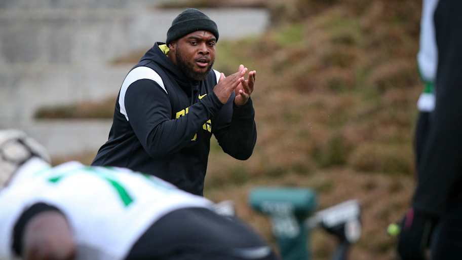 Fans express frustration over Seaton drama, but Oregon not standing pat