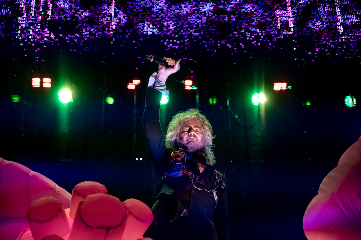 2000s rock band announces return to popular music festival