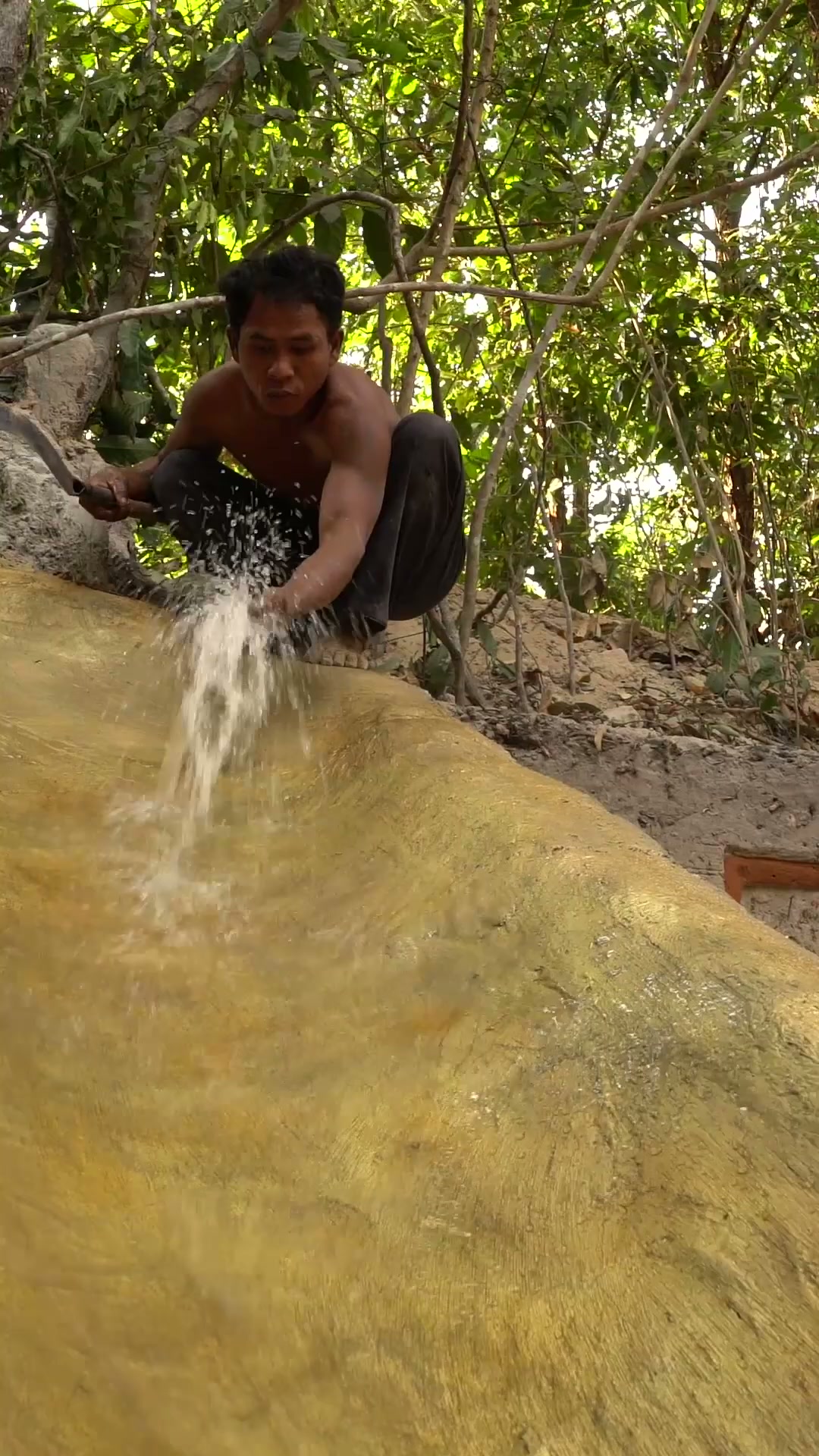 Building Underground Water Slide Room, flow water to the pool