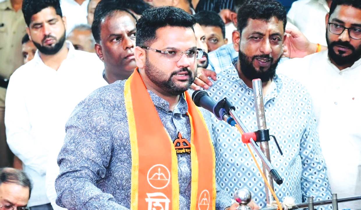 Mahad poll violence: Sena minister Gogawale's son surrenders