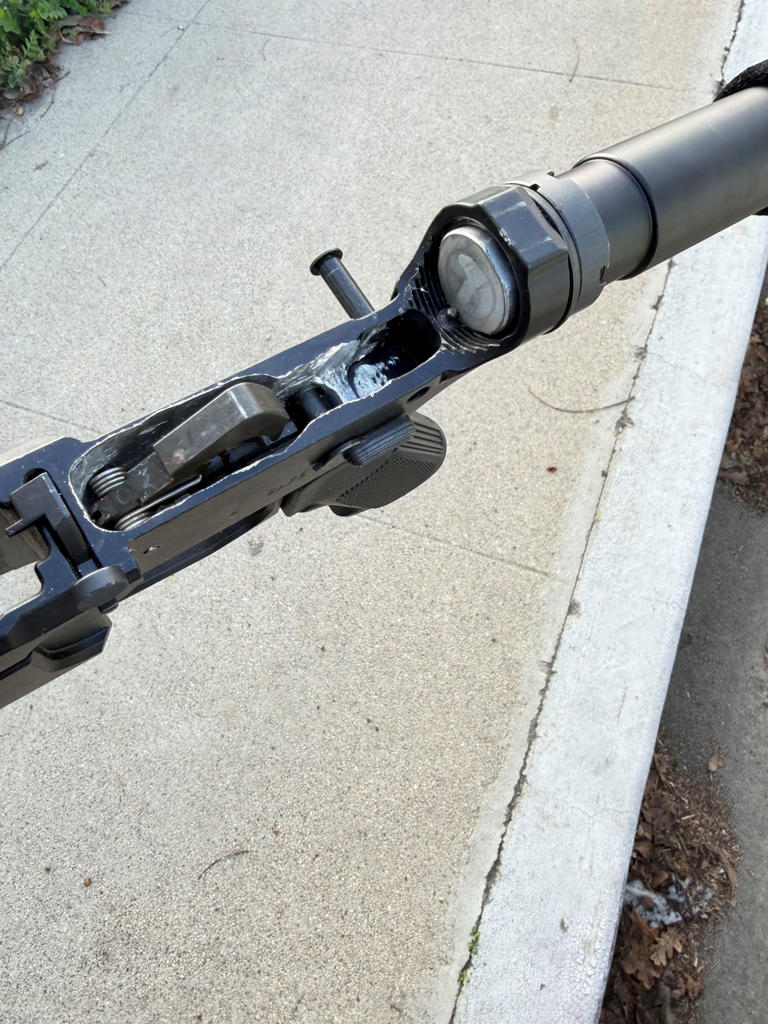 Visalia police arrest man after illegal guns found in car