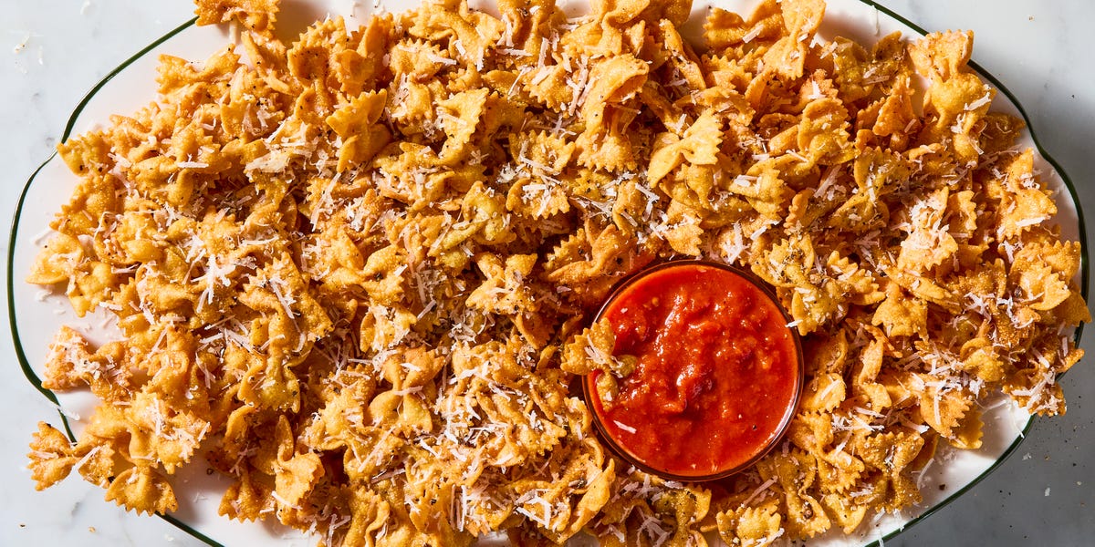 You only need 5 ingredients to make my high-protein cacio e pepe chips