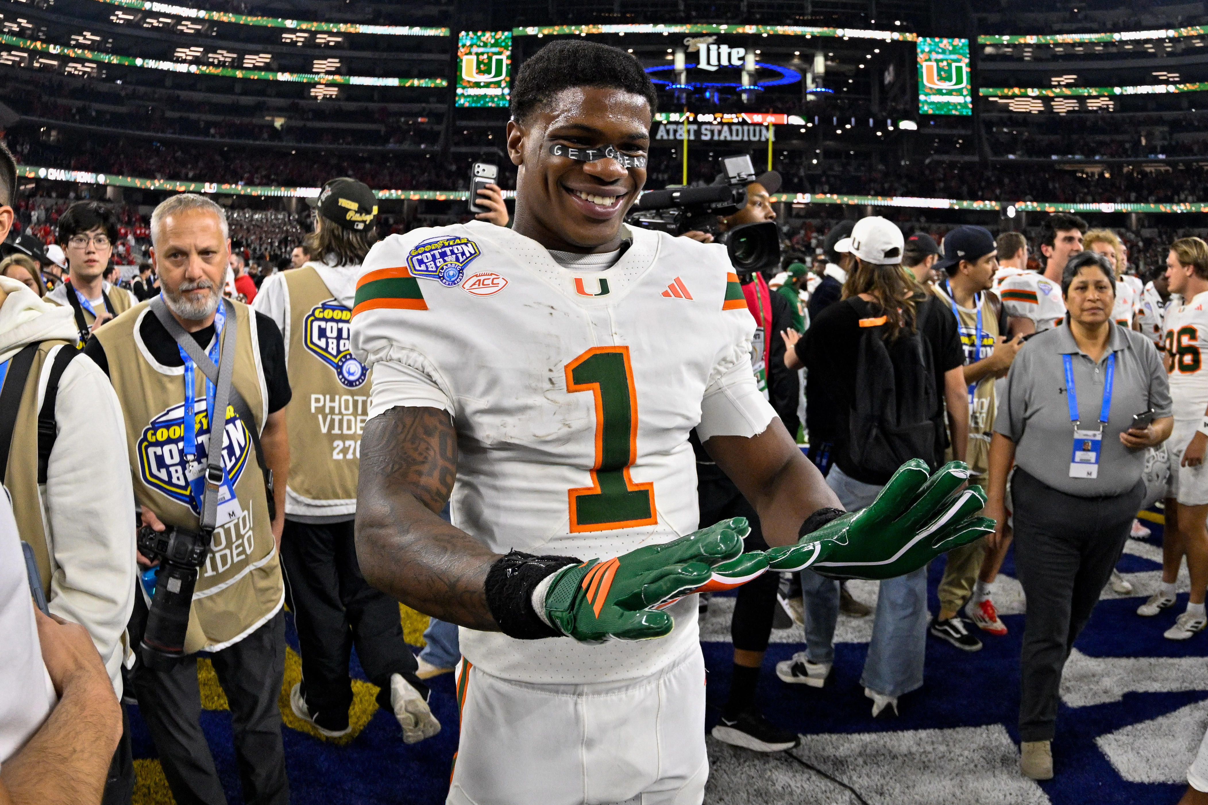 Washington football should pursue former top 100 Miami WR transfer