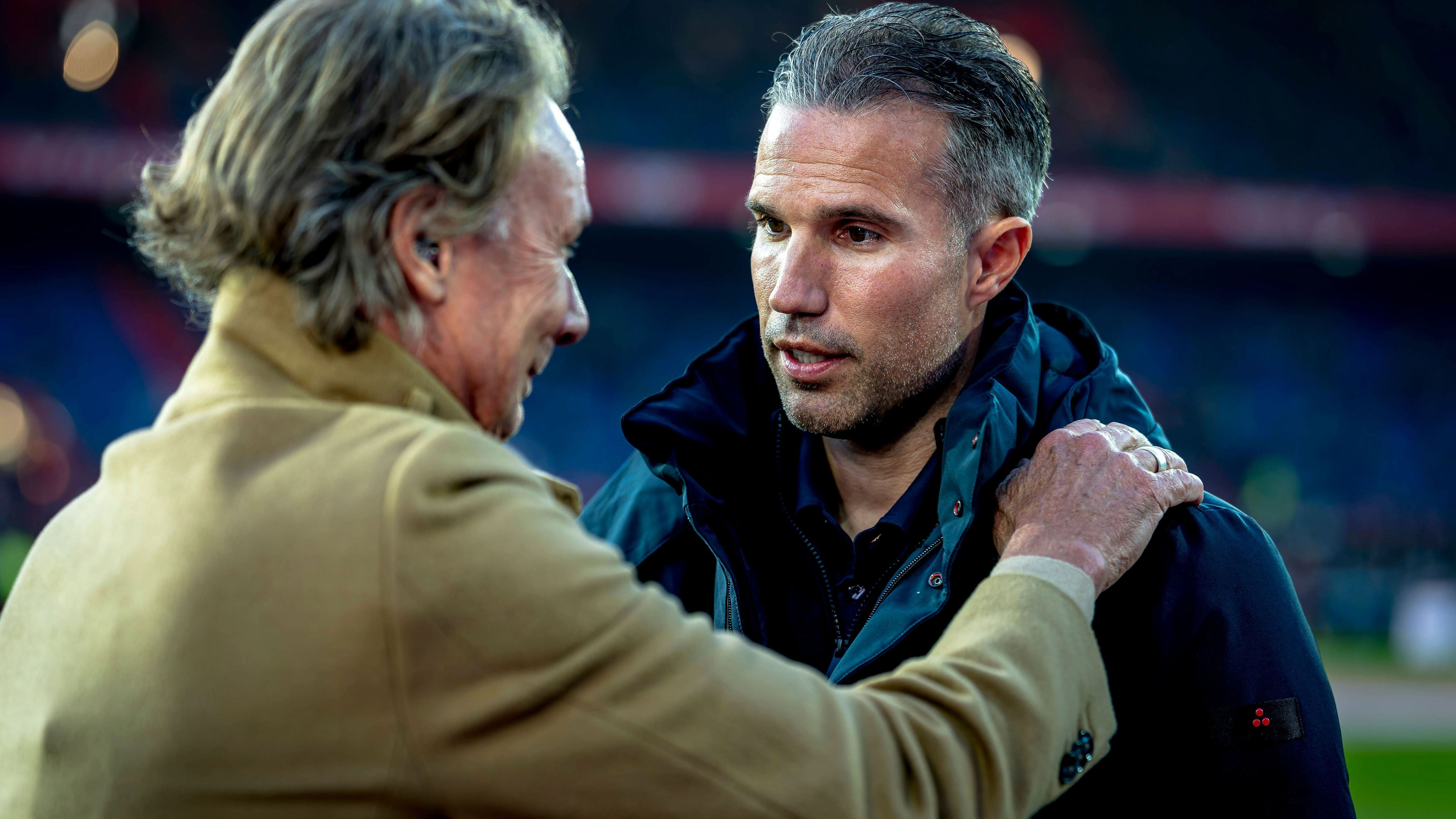 Verrassing in de opstelling: debutant Mats Deijl aan de aftrap bij ...