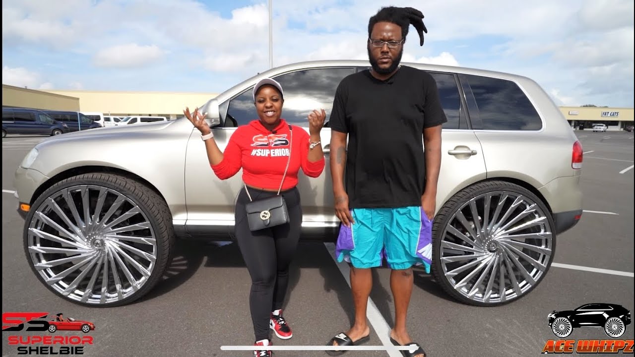 Volkswagon Touareg on 32" Azara Wheels