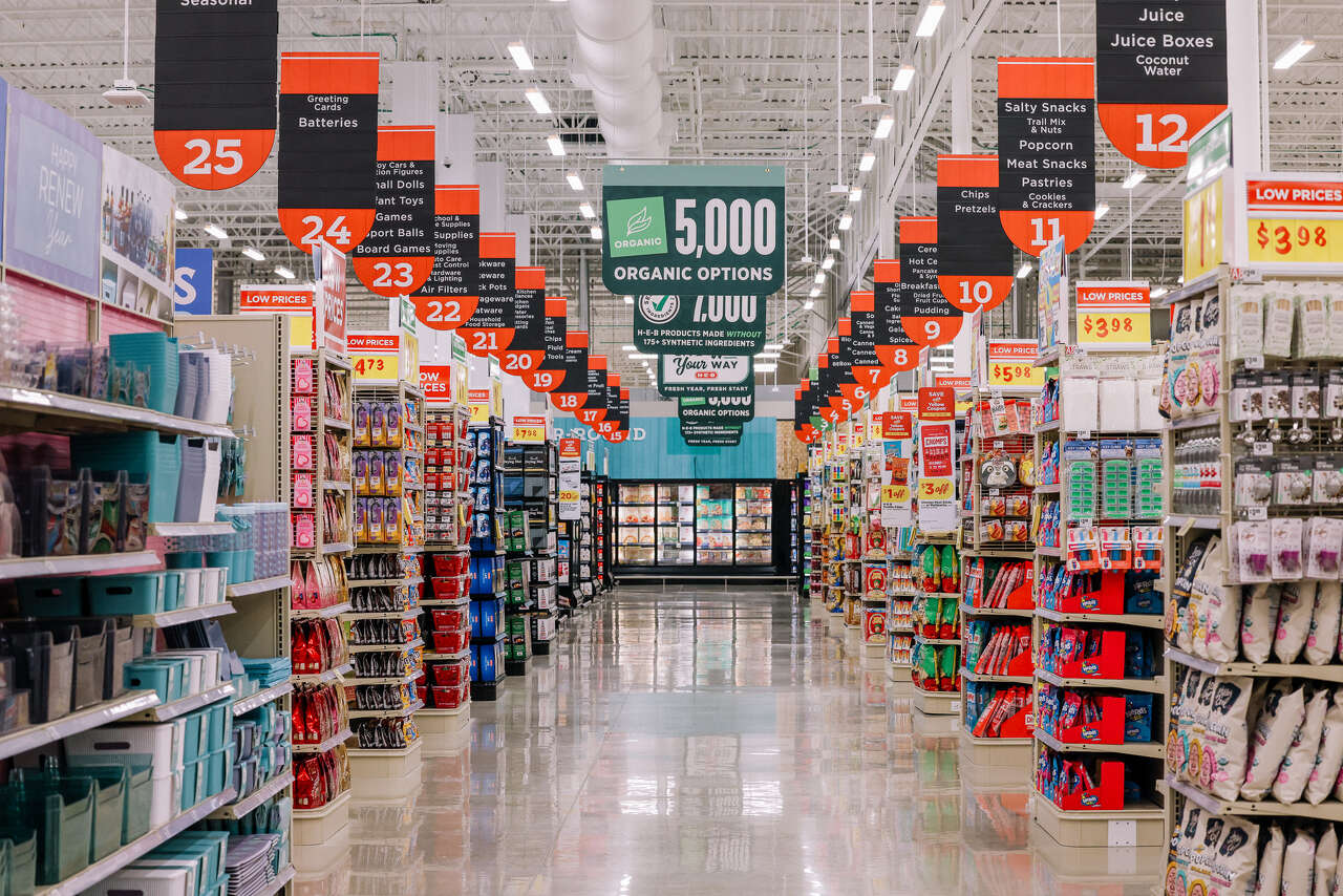 H-E-B cult following challenges California-based grocery rival in new ...