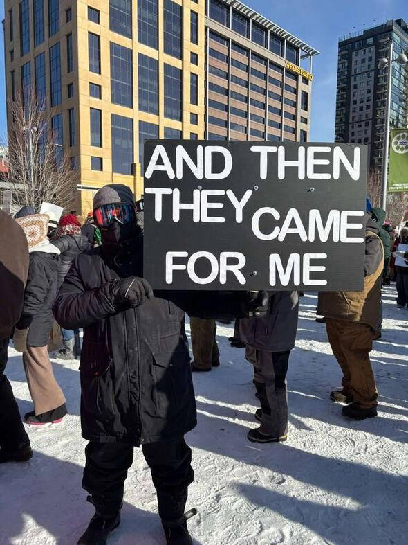 Anti-ICE protesters flood Minneapolis streets after JD Vance calls to ...