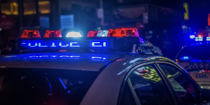 영화 '올드보이'처럼…창문 없는 지하실서 수십 년 생활 '경악'