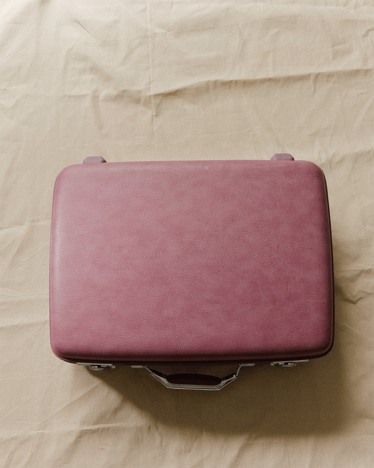 These people went from hoarders to extreme minimalists. Here’s how.