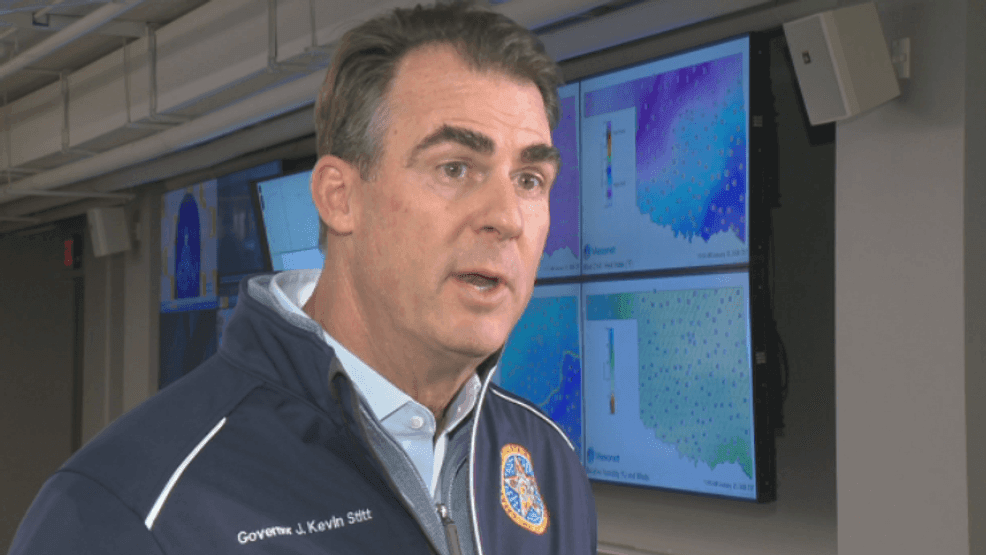 Governor Stitt visits Emergency Operations Center ahead of winter weather