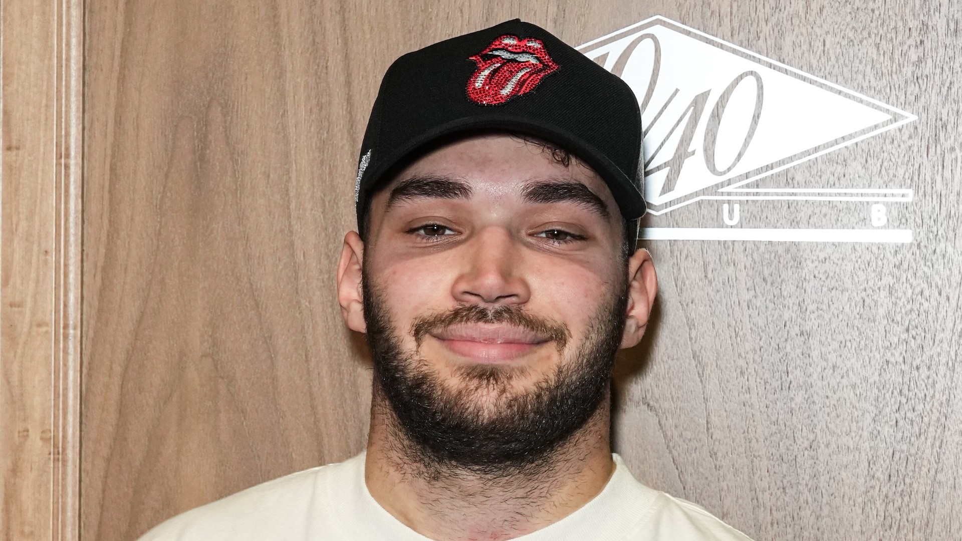 Adin Ross goes on rant against people who claim to be daily showerers