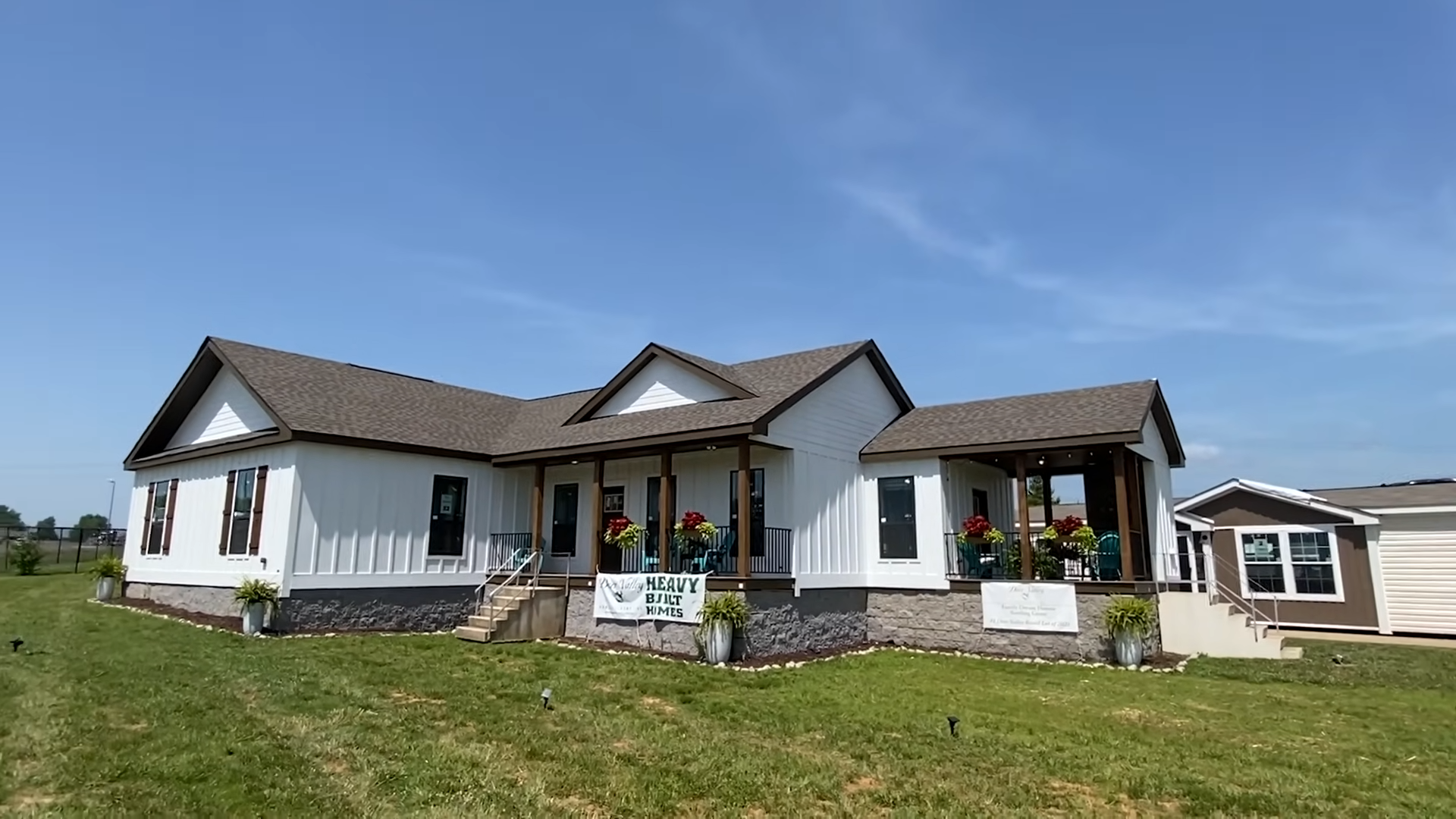 Briar Ritz by Deer Valley Homebuilders | 3 bed, 2 bath mobile house tour
