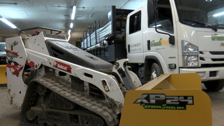 Landscapers get ready for inches of snow, sub-zero wind chill