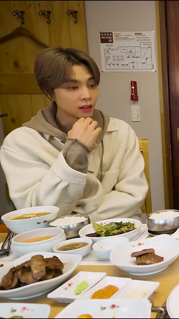 NCT Johnny's honest take on fish and chips