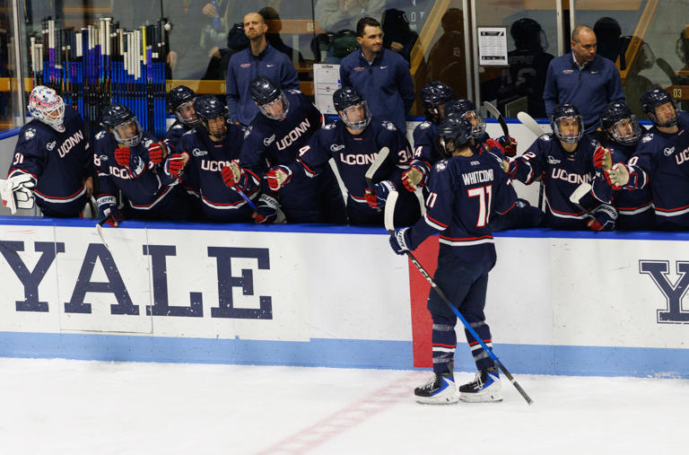 Photo gallery: UConn Huskies men's hockey vs Yale Bulldogs (CT Ice ...