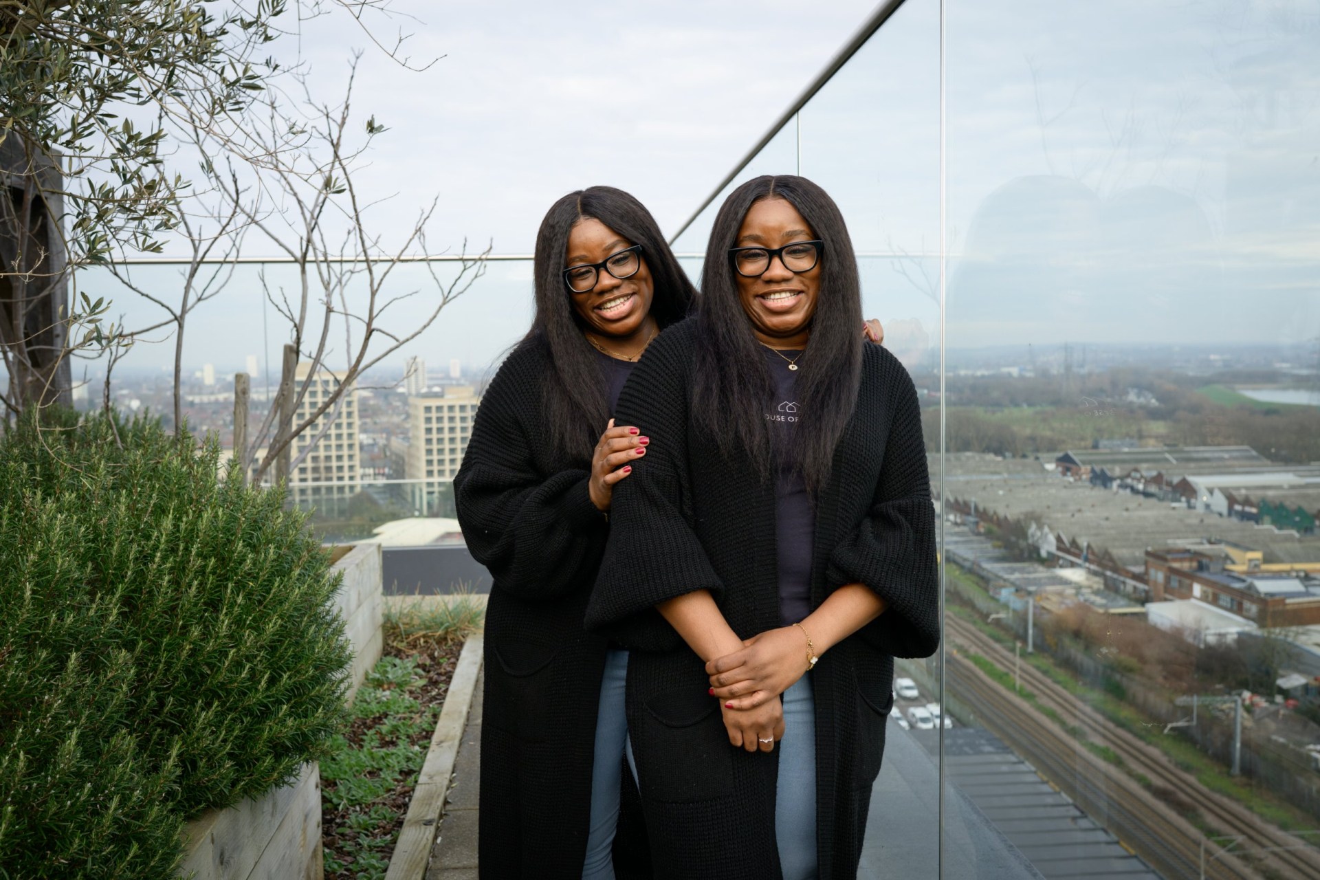 Twins' £2,780 Tottenham flat with matching bedrooms