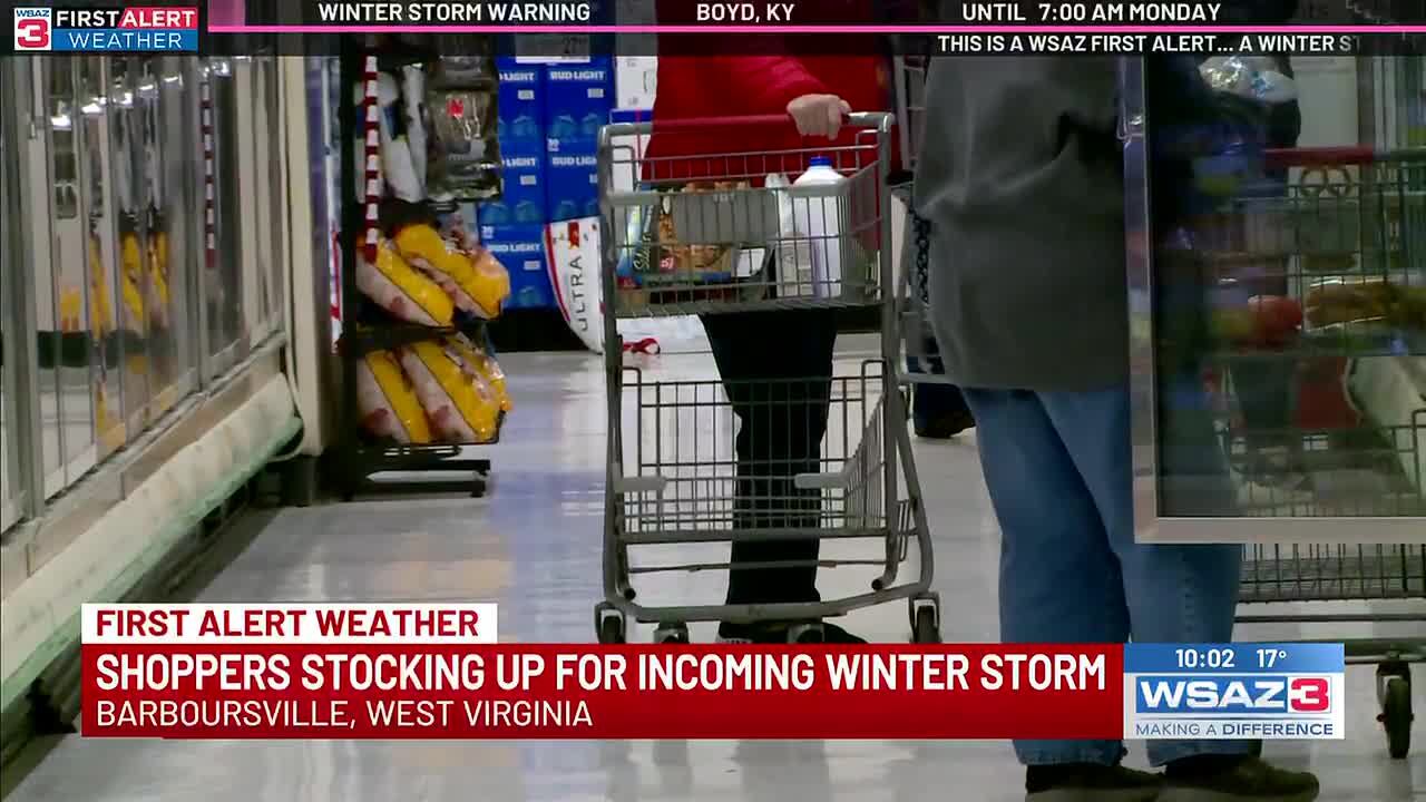 Shoppers stocking up on groceries before winter storm hits