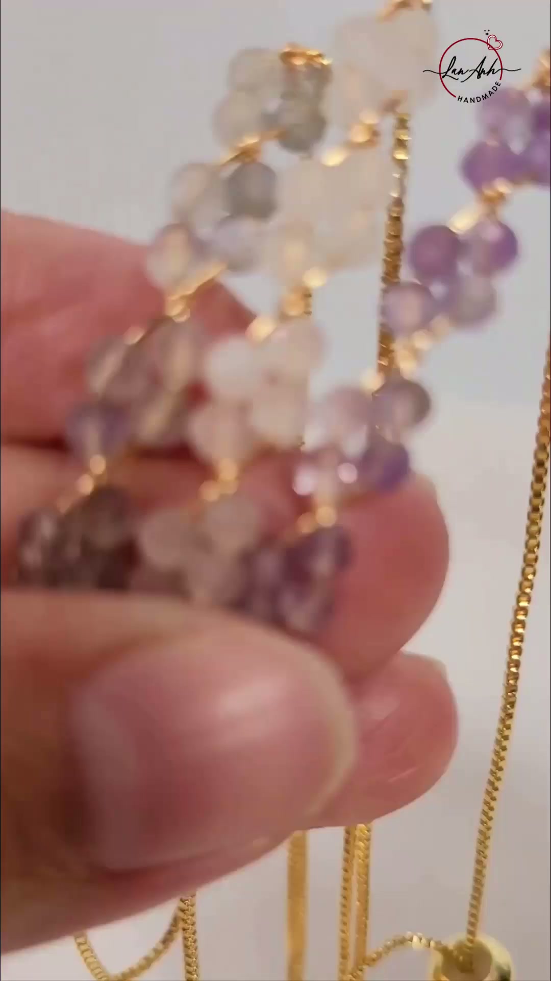 Making leaf bracelets with small stones with convenient size adjustment ...