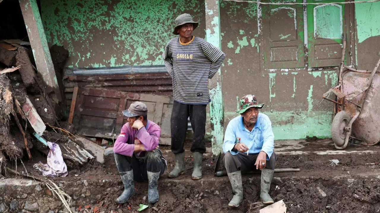 17 dead, 80 still missing due to landslide in Indonesia's West Java ...