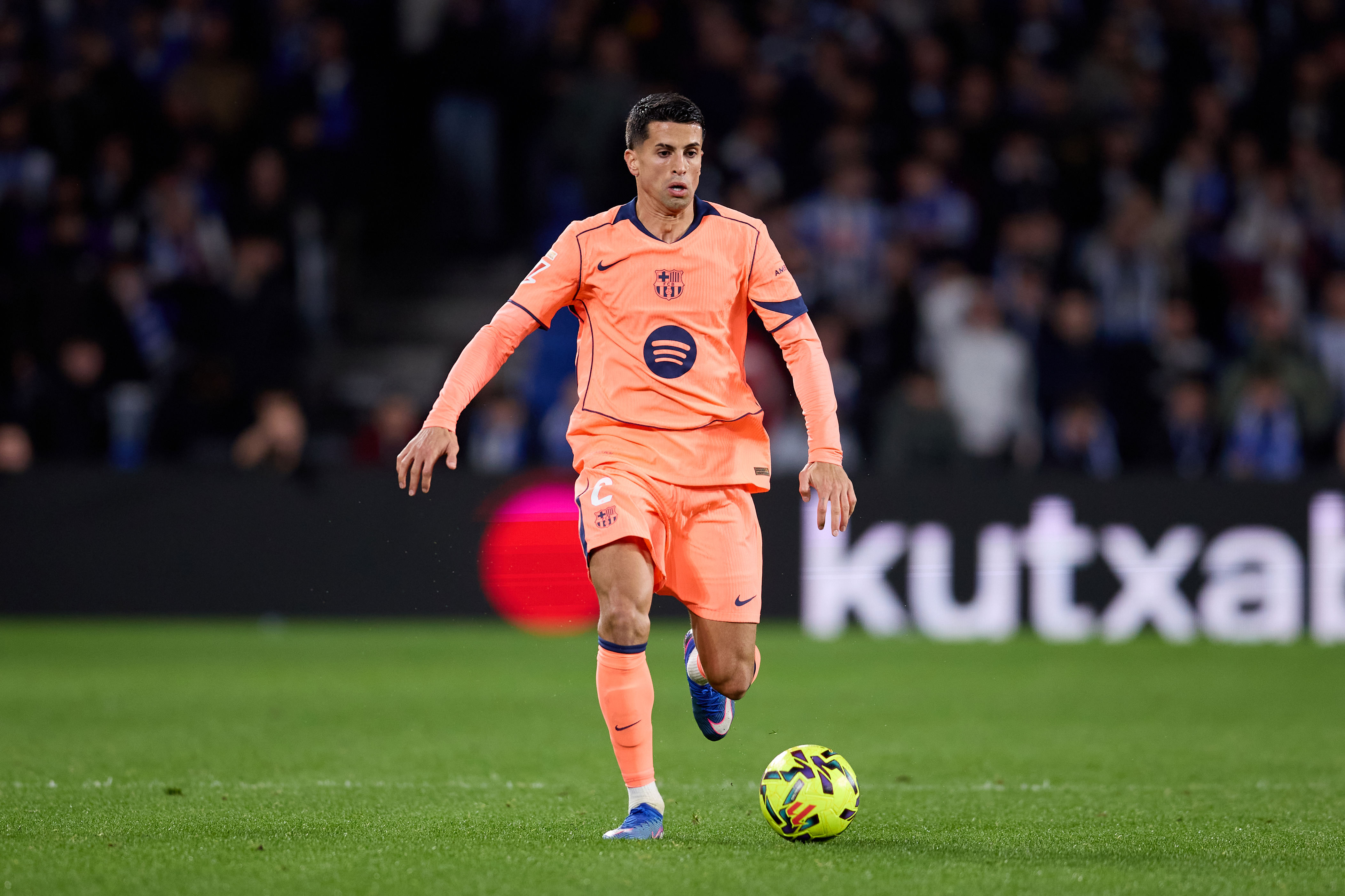 How will Barcelona line up against Real Oviedo in their next La Liga match?