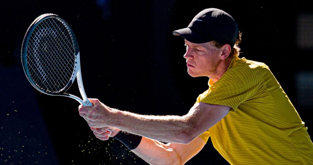 Sinner choque tout le monde et tombe de très haut