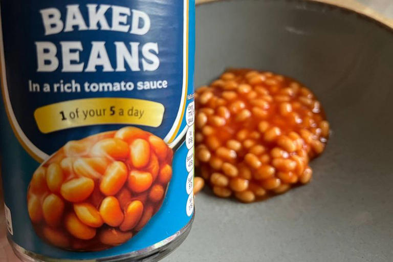 I taste-tested two 40p baked beans from budget supermarkets Lidl and Aldi