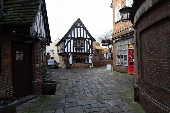 The once-thriving UK town losing all its best shops - 'cemeteries have ...