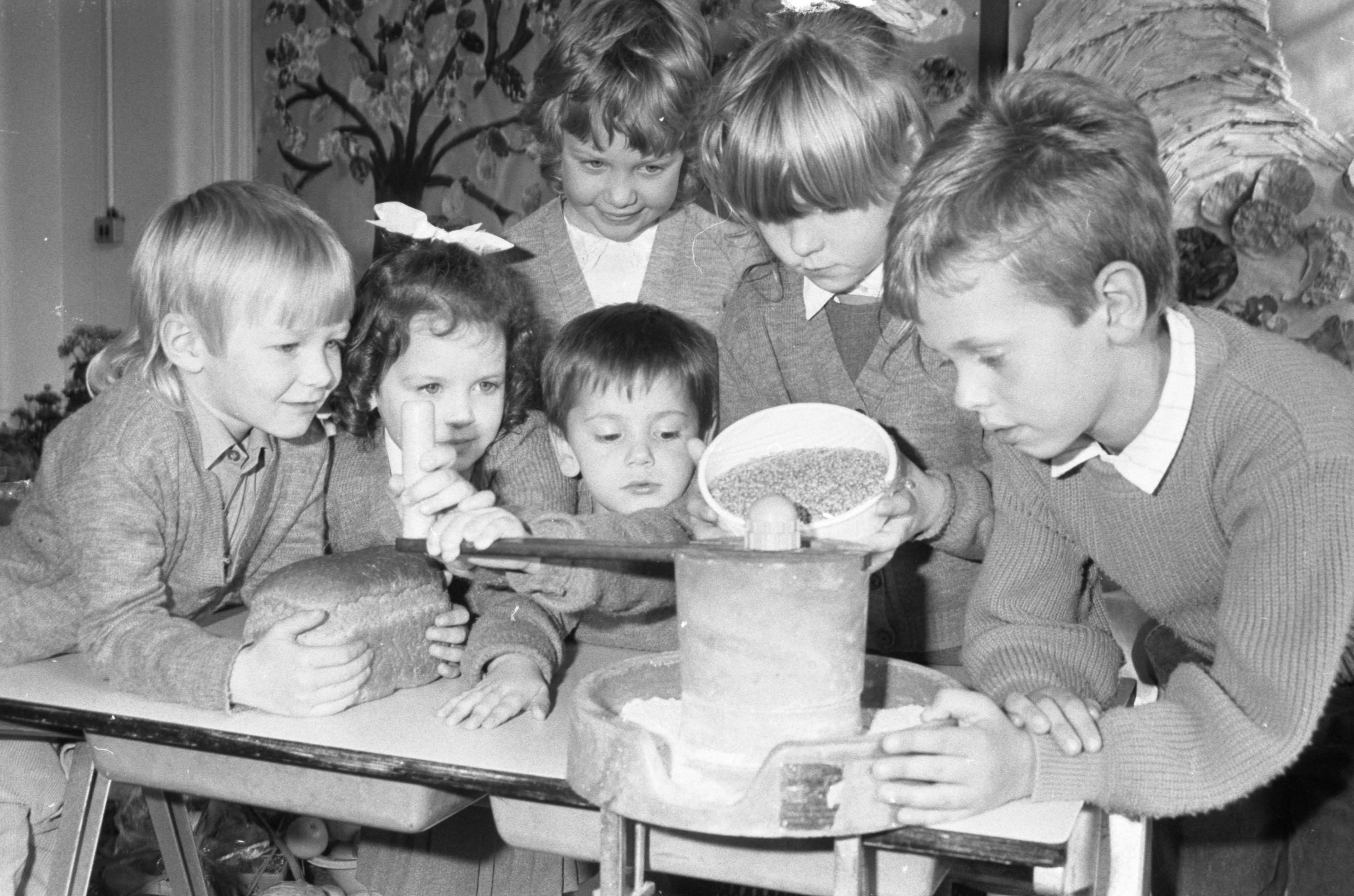 11 classy views of Barnes Infants School in a gallery of nostalgic ...