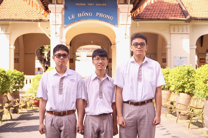 Một lớp học ở TP.HCM giành 3/4 giải nhất môn tin học quốc gia