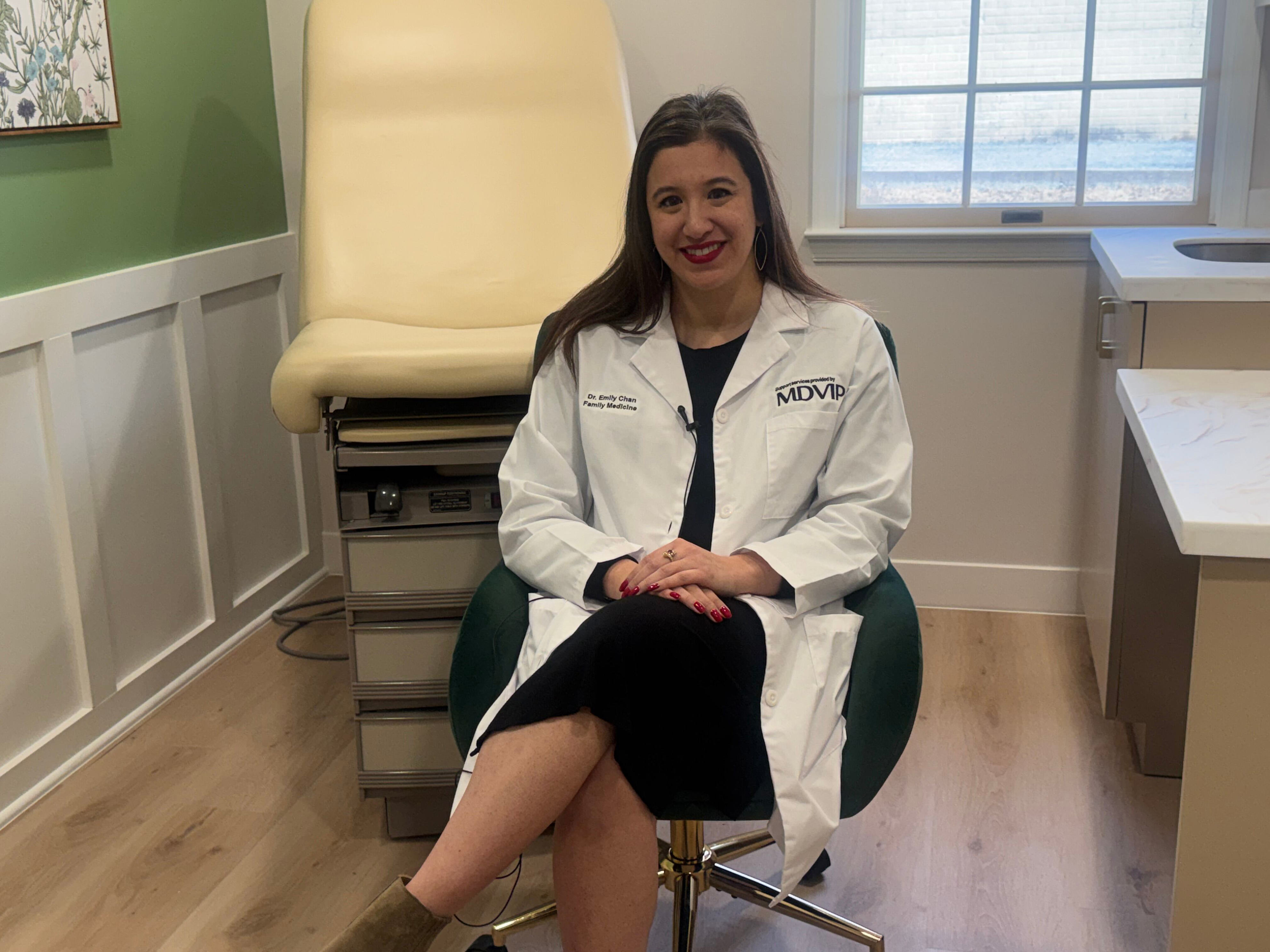 Valley doctor stays in Woodstock, opens new practice to improve rural ...
