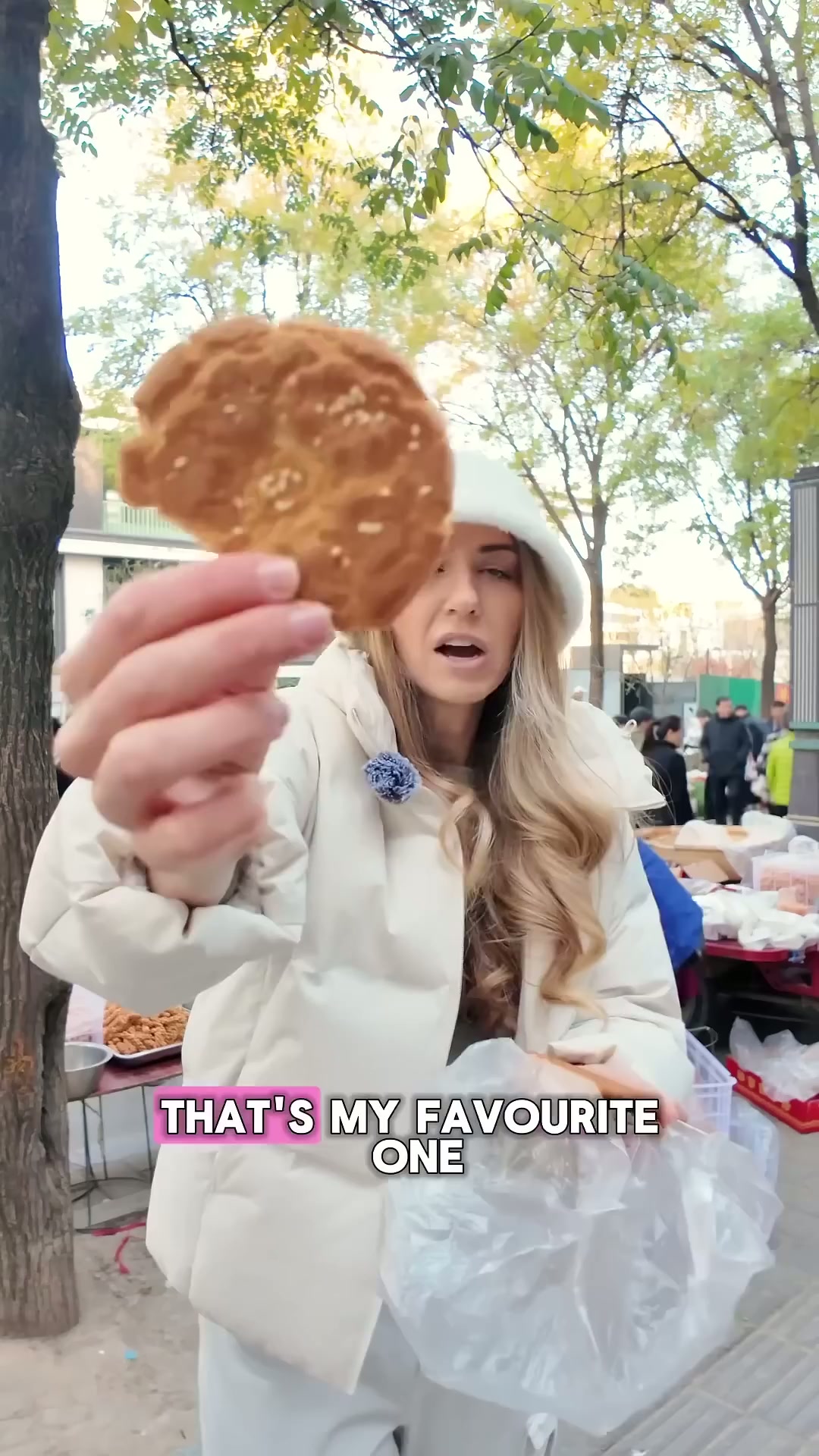 Trying weird cookies at a Chinese market 😨🙈 #XiAn #Foodie #China