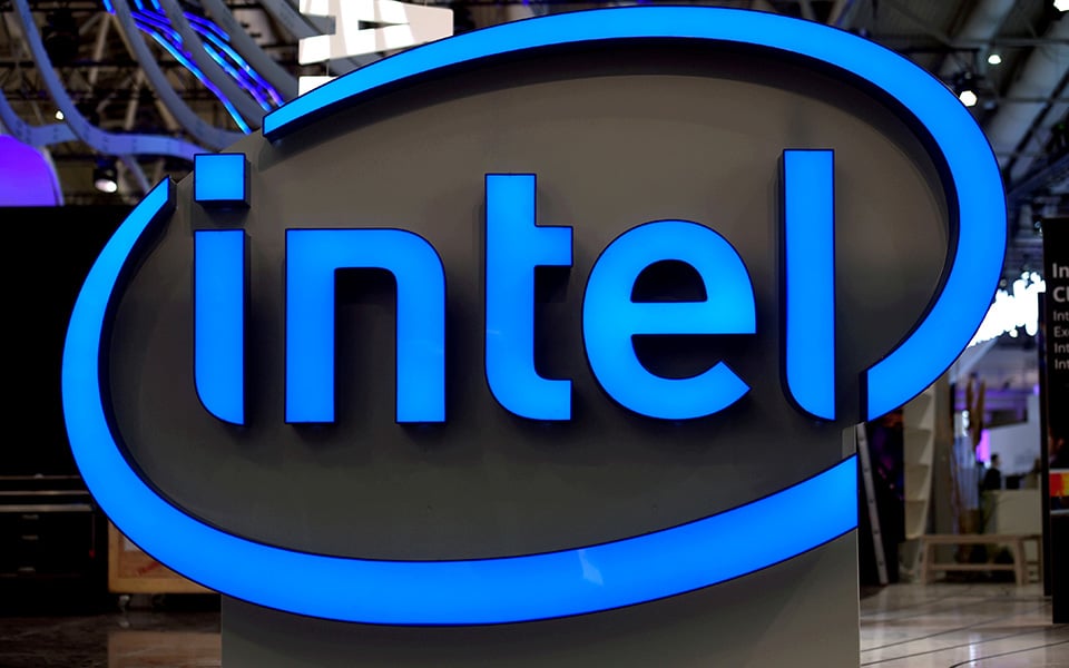 Intel: Βουτιά για τη μετοχή της, καθώς αυξάνεται το κόστος