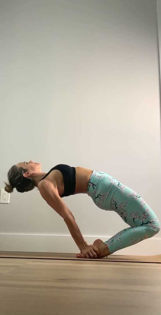 How to floating camel yoga pose #shorts