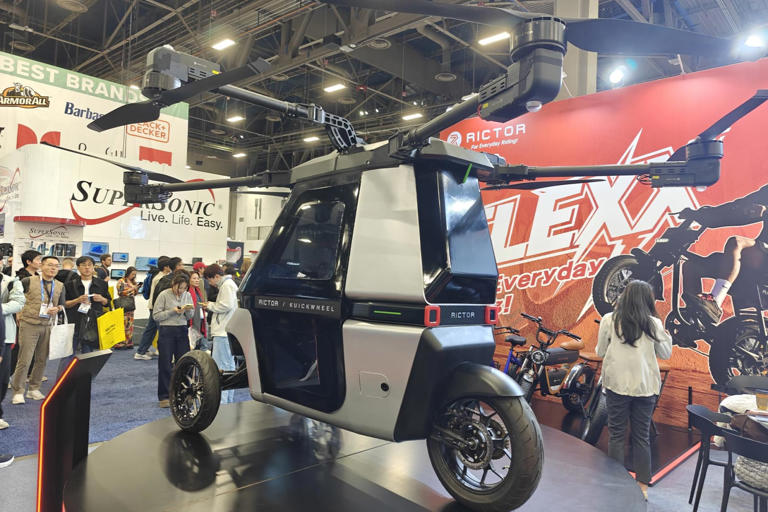 CES 2026 : Rictor dévoile la Skyrider X6, une moto volante à moins de ...