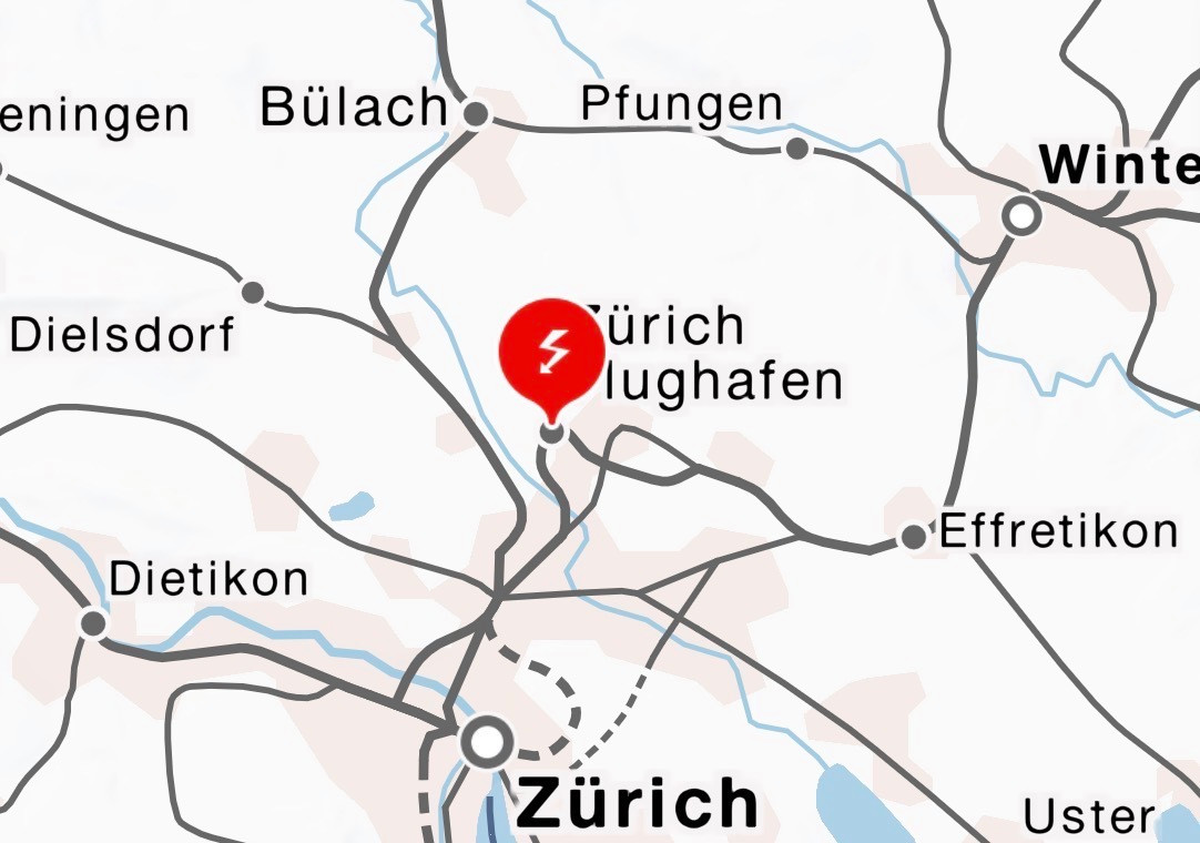 Bahnhof am Flughafen gesperrt, weil Zug brannte